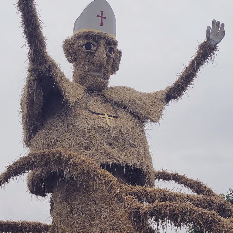 Pope Francis surprise at Scarecrow Festival - Catholicireland ...